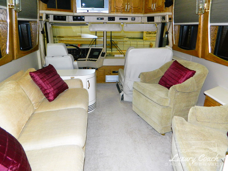 1990 Prevost Liberty 8V-92 - Luxury Coach Sales & Service