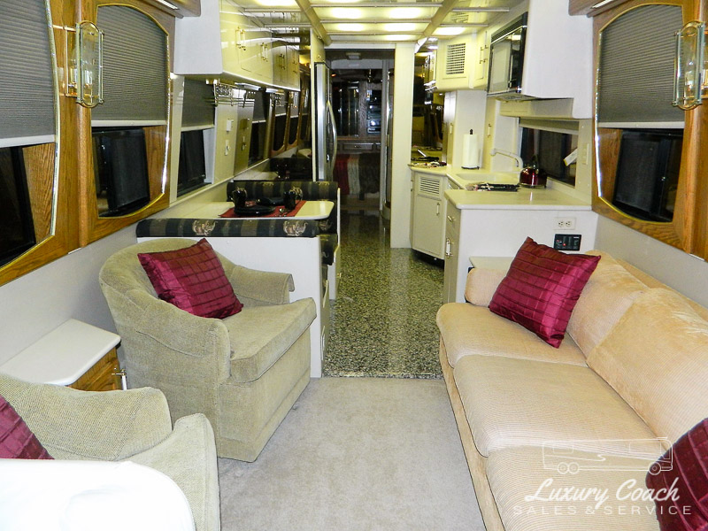 1990 Prevost Liberty 8V-92 - Luxury Coach Sales & Service