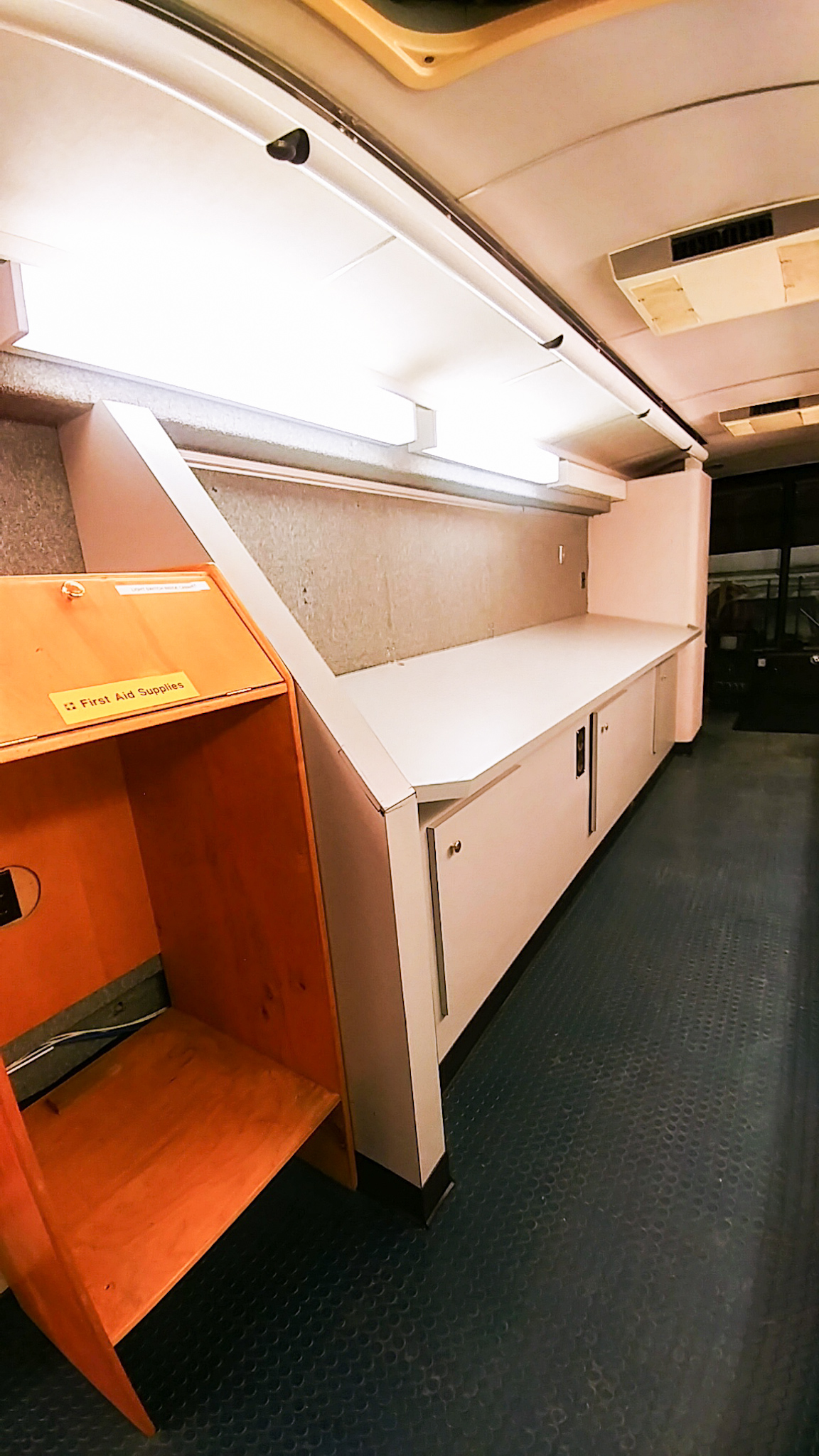 SOLD: $39,900 1993 Prevost Command Center Le Mirage XL