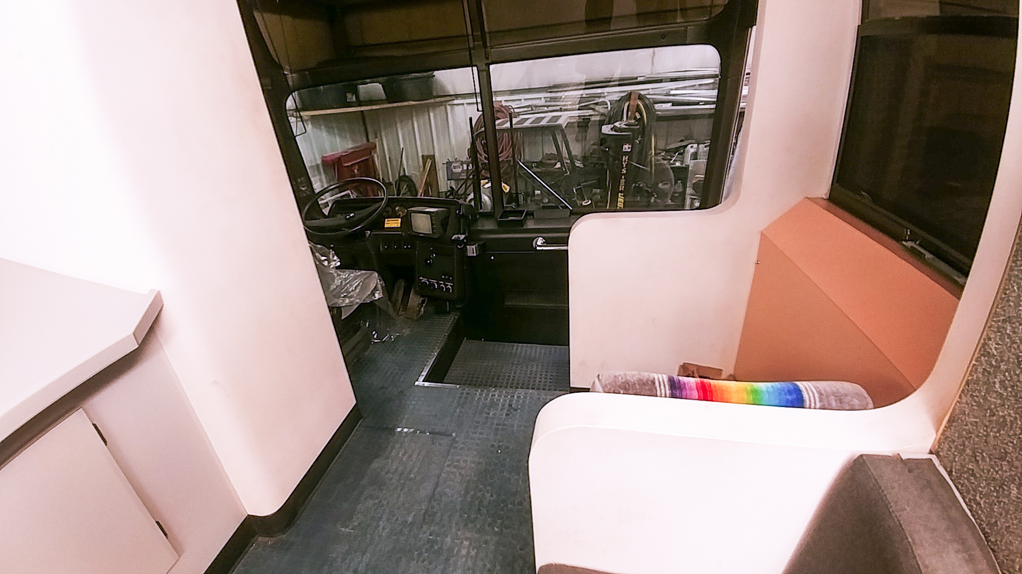 SOLD: $39,900 1993 Prevost Command Center Le Mirage XL