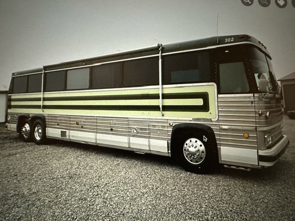 1982 MCI-9- SOLD - Luxury Coach Sales & Service coaches